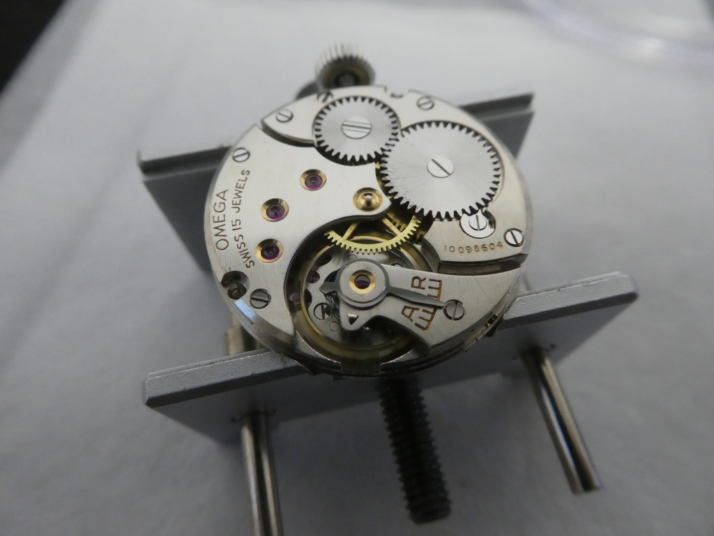 Omega calibre: 26.5 – Mitka's vintage watch service.